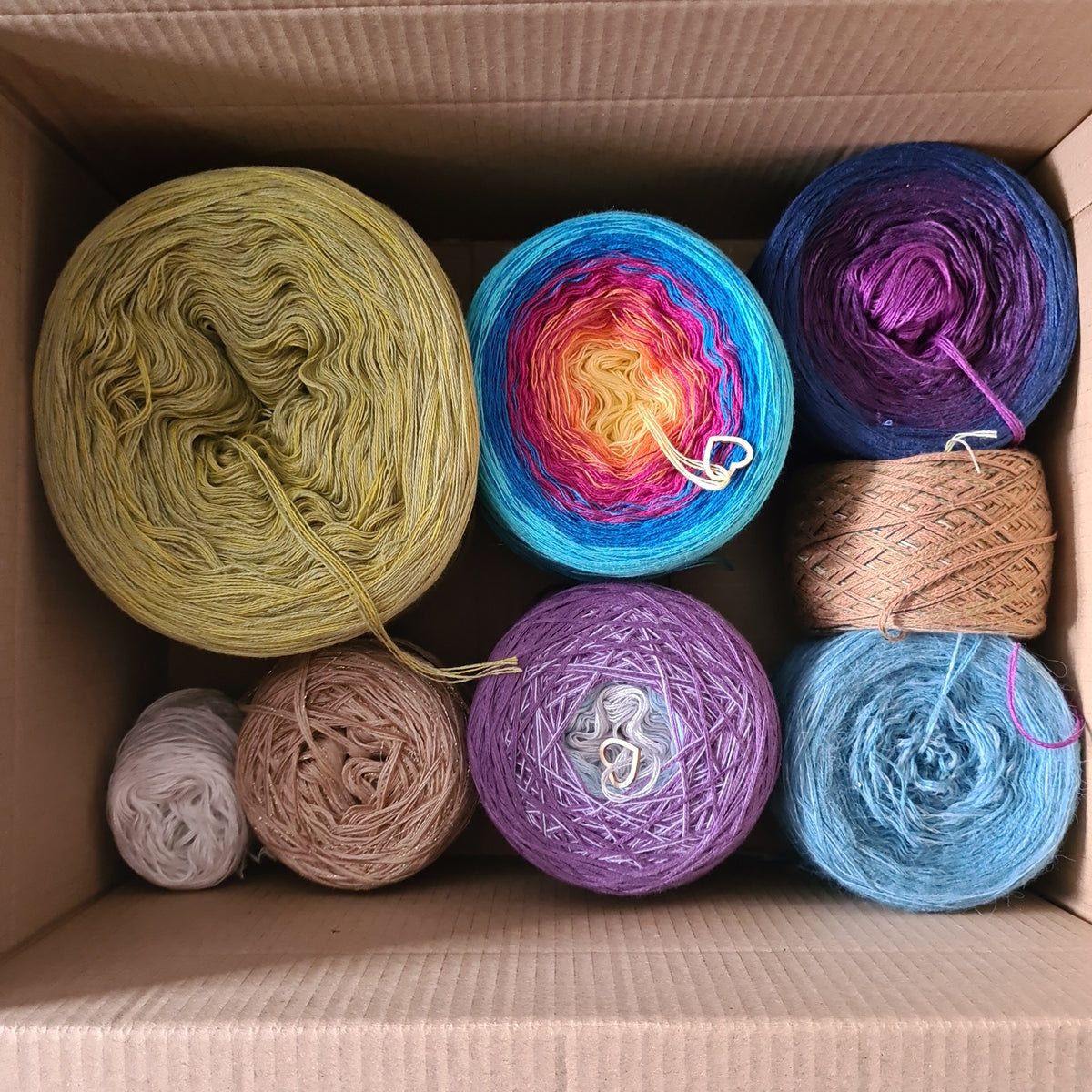Recycle yarn box, ~1kg of yarn. – Woollyccino